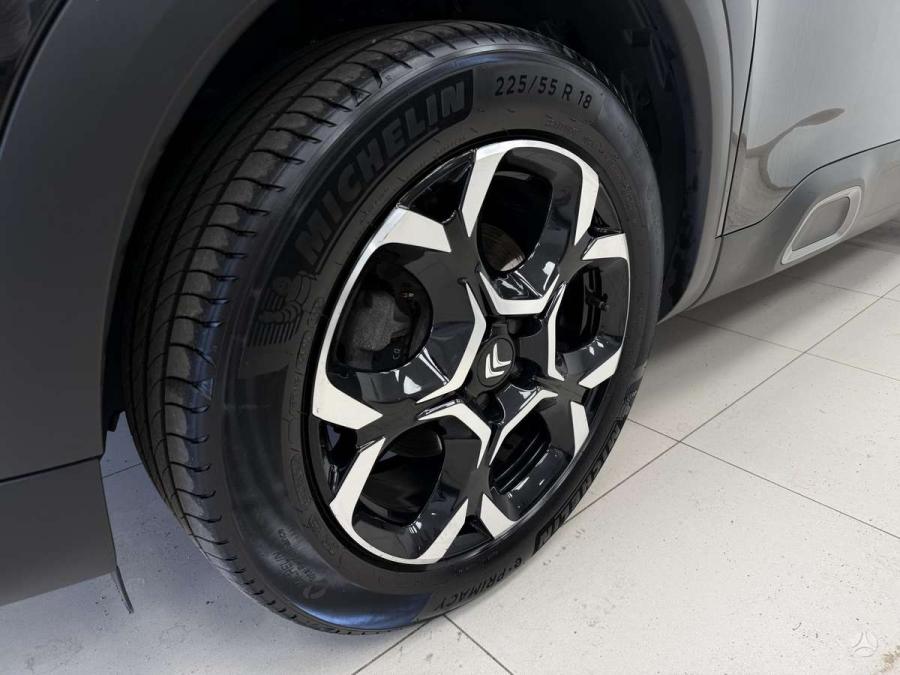 Melns Citroen C5 Aircross 2023 Viļņa, ar dzinēja tilpumu 1.50 L un nobraukumu 33 tūkst. km par 21990 €, foto 35 vietnē AUTOMOTO.COM.LV