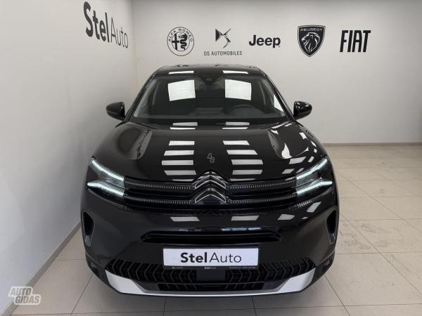 Black Citroen C5 Aircross 2023 in Vilnius, with an engine capacity of 1.50 L and mileage of 33 thousand km for 21990 €, photo 3 on AUTOMOTO.COM.LV