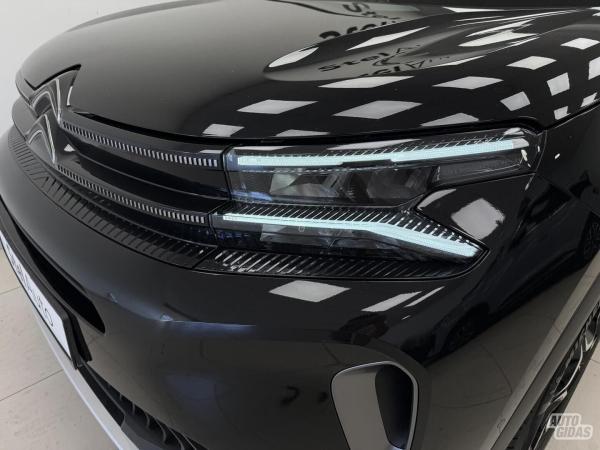 Black Citroen C5 Aircross 2023 in Vilnius, with an engine capacity of 1.50 L and mileage of 33 thousand km for 21990 €, photo 4 on AUTOMOTO.COM.LV