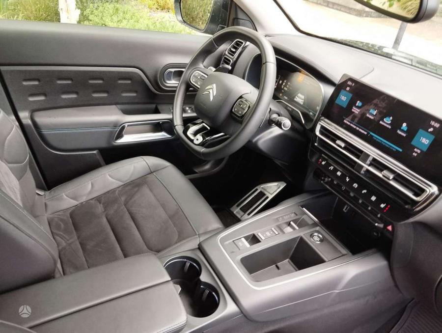 Melns Citroen C5 Aircross 2023 Viļņa, ar dzinēja tilpumu 1.20 L un nobraukumu 94 tūkst. km par 18140 €, foto 12 vietnē AUTOMOTO.COM.LV