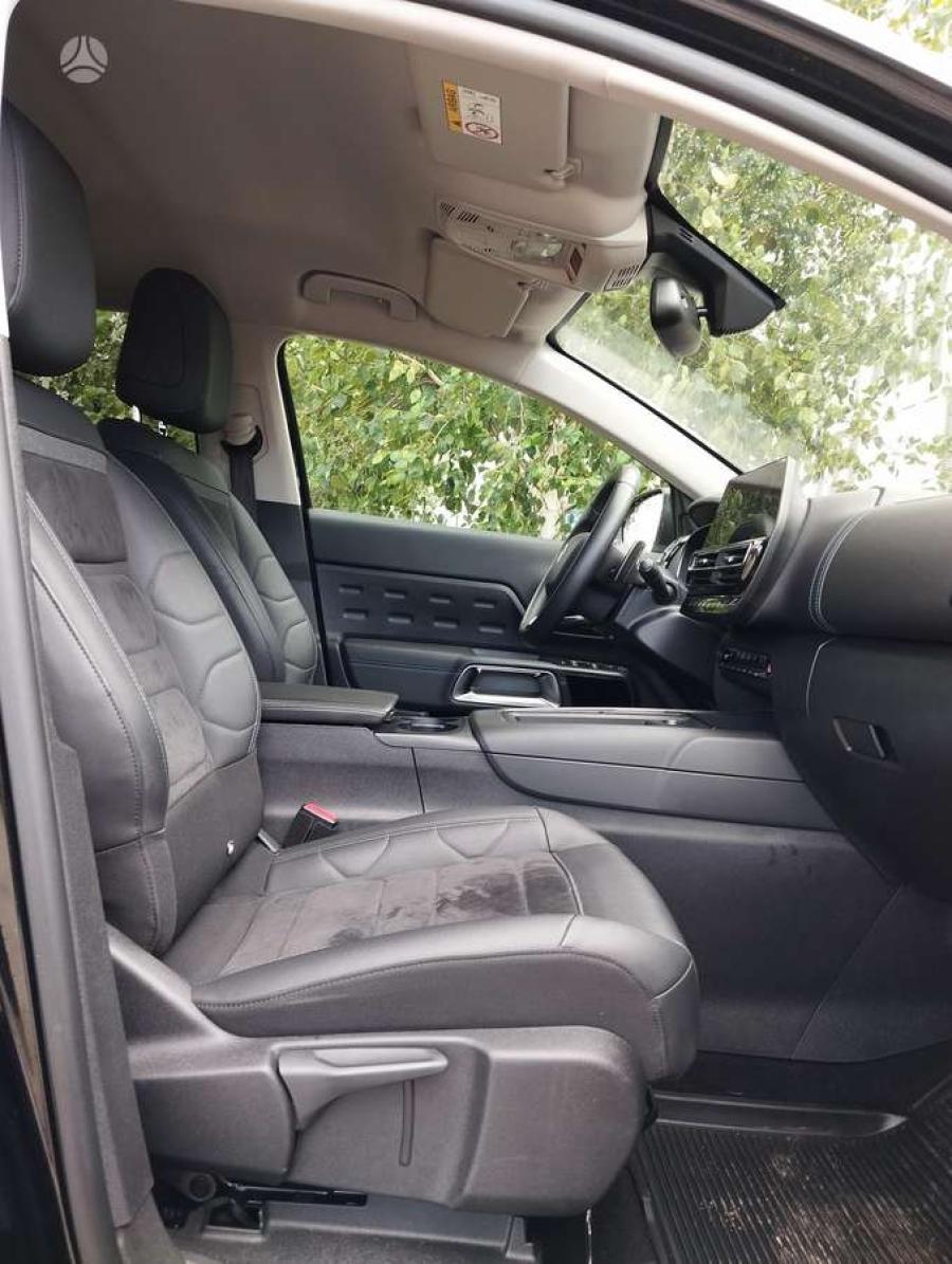 Melns Citroen C5 Aircross 2023 Viļņa, ar dzinēja tilpumu 1.20 L un nobraukumu 94 tūkst. km par 18140 €, foto 17 vietnē AUTOMOTO.COM.LV