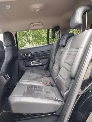 Melns Citroen C5 Aircross 2023 Viļņa, ar dzinēja tilpumu 1.20 L un nobraukumu 94 tūkst. km par 18140 €, foto 20 vietnē AUTOMOTO.COM.LV