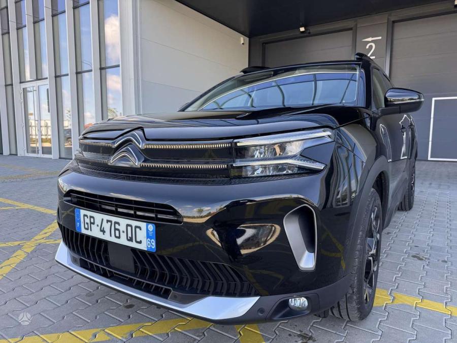 Черный Ситроен C5 Aircross 2023 в Вильнюс, объемом двигателя 1.20 л и пробегом 115 тыс. км за 16783 €, фото 1 на AUTOMOTO.COM.LV