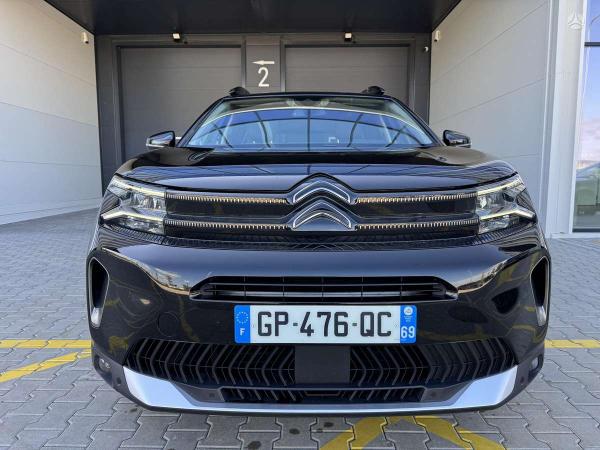 Melns Citroen C5 Aircross 2023 Viļņa, ar dzinēja tilpumu 1.20 L un nobraukumu 115 tūkst. km par 16783 €, foto 2 vietnē AUTOMOTO.COM.LV