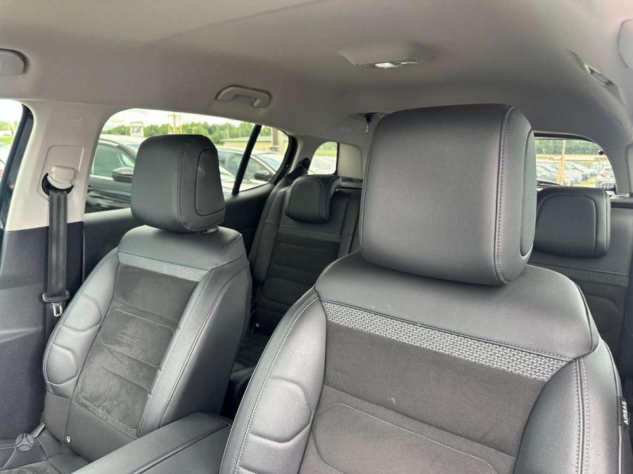 Melns Citroen C5 Aircross 2023 Viļņa, ar dzinēja tilpumu 1.20 L un nobraukumu 96 tūkst. km par 17490 €, foto 17 vietnē AUTOMOTO.COM.LV