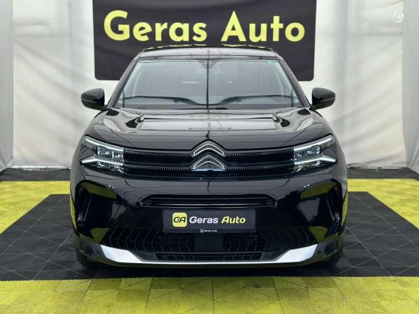 Black Citroen C5 Aircross 2024 in Vilnius, with an engine capacity of 1.20 L and mileage of 27 thousand km for 17450 €, photo 2 on AUTOMOTO.COM.LV