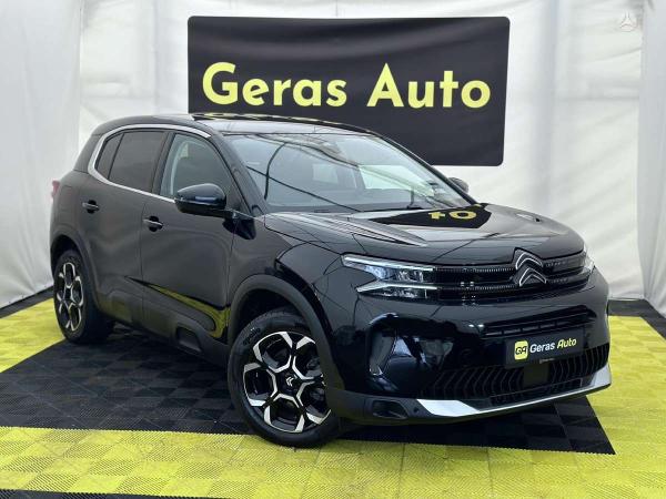 Black Citroen C5 Aircross 2024 in Vilnius, with an engine capacity of 1.20 L and mileage of 27 thousand km for 17450 €, photo 3 on AUTOMOTO.COM.LV