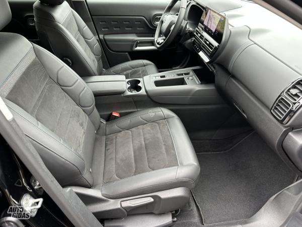 Melns Citroen C5 Aircross 2025 Avižieniai, ar dzinēja tilpumu 1.50 L un nobraukumu 34 tūkst. km par 24500 €, foto 4 vietnē AUTOMOTO.COM.LV