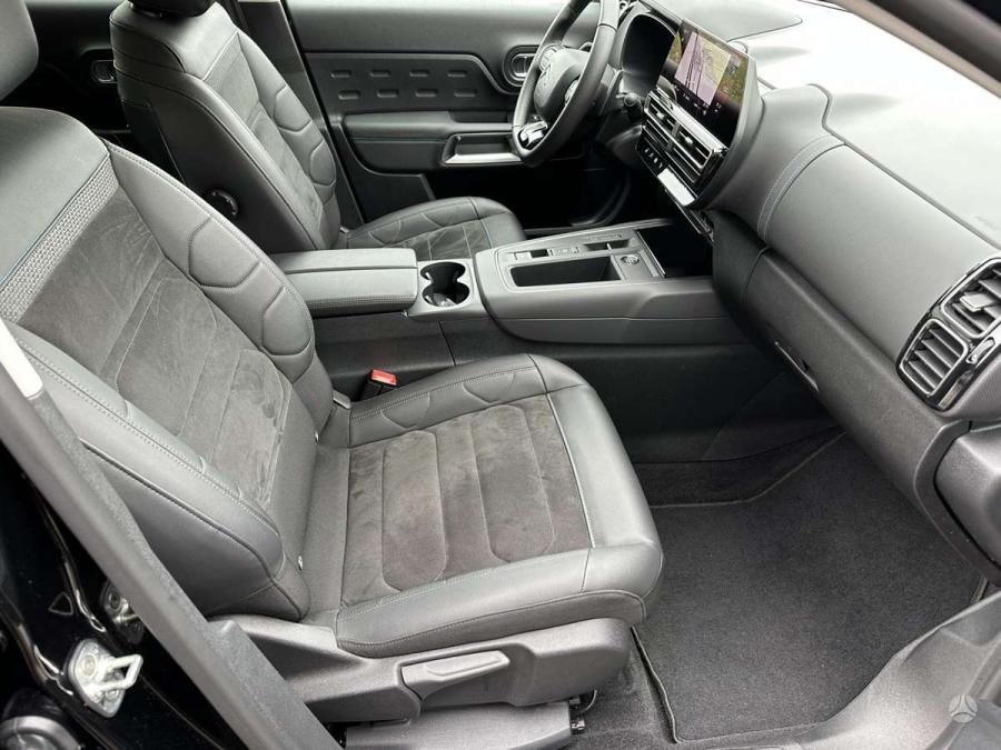Melns Citroen C5 Aircross 2025 Viļņa, ar dzinēja tilpumu 1.50 L un nobraukumu 34 tūkst. km par 24500 €, foto 5 vietnē AUTOMOTO.COM.LV