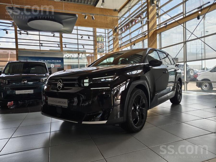 Melns Citroen C5 Aircross 2026 Rīga, ar dzinēja tilpumu 1.20 L un nobraukumu 0 tūkst. km par 34740 €, foto 1 vietnē AUTOMOTO.COM.LV