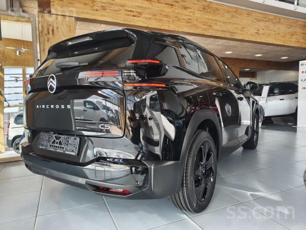 Black Citroen C5 Aircross 2026 in Riga, with an engine capacity of 1.20 L and mileage of 0 thousand km for 34740 €, photo 4 on AUTOMOTO.COM.LV