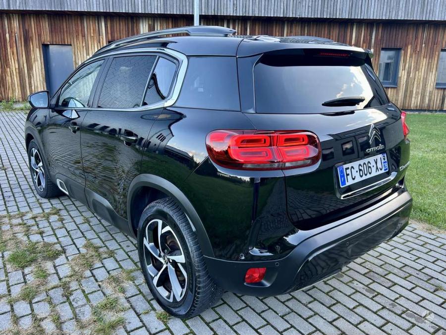 Melns Citroen C5 Aircross 2018 Tauragė, ar dzinēja tilpumu 1.60 L un nobraukumu 140 tūkst. km par 12600 €, foto 3 vietnē AUTOMOTO.COM.LV