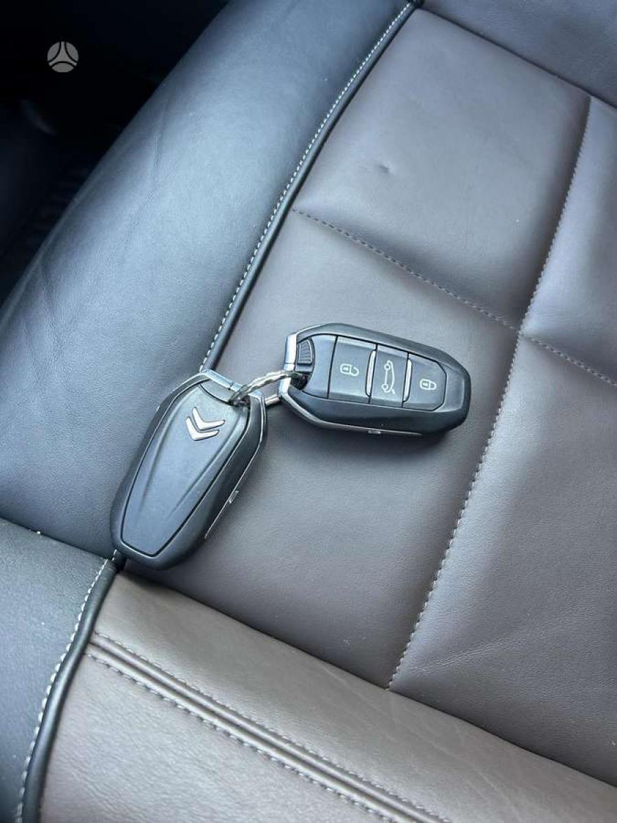 Melns Citroen C5 Aircross 2018 Tauragė, ar dzinēja tilpumu 1.60 L un nobraukumu 140 tūkst. km par 12600 €, foto 23 vietnē AUTOMOTO.COM.LV