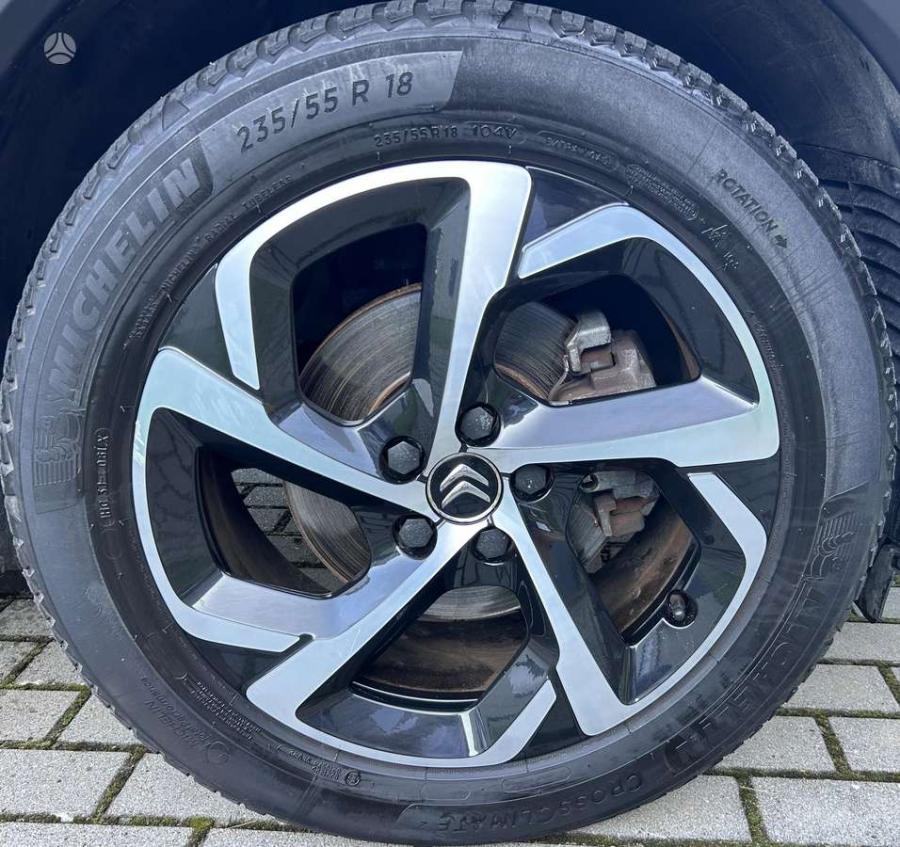 Melns Citroen C5 Aircross 2018 Tauragė, ar dzinēja tilpumu 1.60 L un nobraukumu 140 tūkst. km par 12600 €, foto 31 vietnē AUTOMOTO.COM.LV