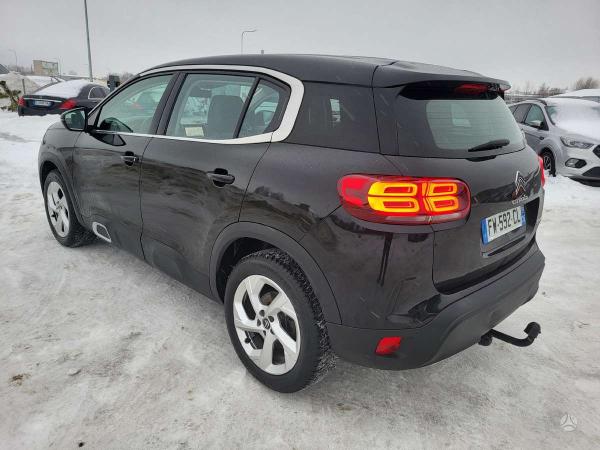 Black Citroen C5 Aircross 2020 in Taurage, with an engine capacity of 1.50 L and mileage of 184 thousand km for 9800 €, photo 6 on AUTOMOTO.COM.LV