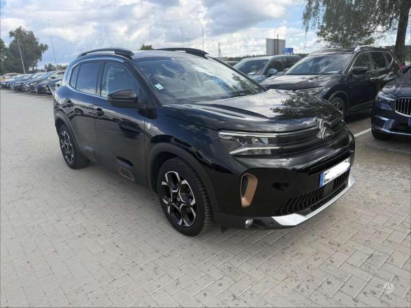 Black Citroen C5 Aircross 2023 in Taurage, with an engine capacity of 1.50 L and mileage of 159 thousand km for 13200 €, photo 3 on AUTOMOTO.COM.LV