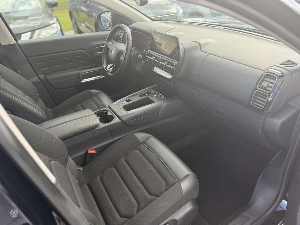 Black Citroen C5 Aircross 2023 in Taurage, with an engine capacity of 1.50 L and mileage of 159 thousand km for 13200 €, photo 7 on AUTOMOTO.COM.LV