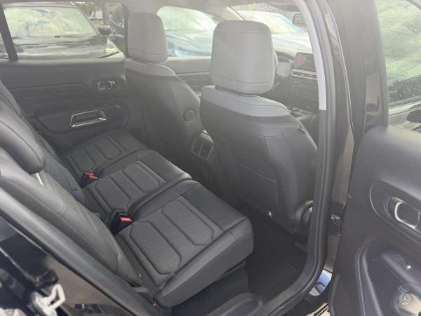 Black Citroen C5 Aircross 2023 in Taurage, with an engine capacity of 1.50 L and mileage of 159 thousand km for 13200 €, photo 8 on AUTOMOTO.COM.LV