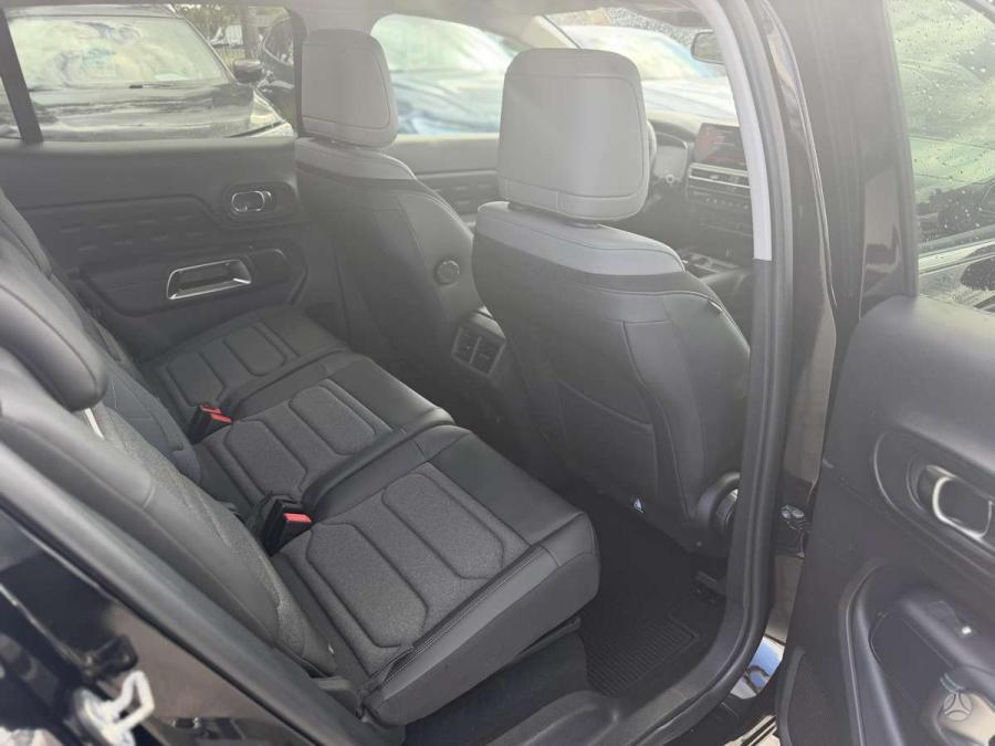 Melns Citroen C5 Aircross 2023 Tauragė, ar dzinēja tilpumu 1.50 L un nobraukumu 159 tūkst. km par 13200 €, foto 8 vietnē AUTOMOTO.COM.LV