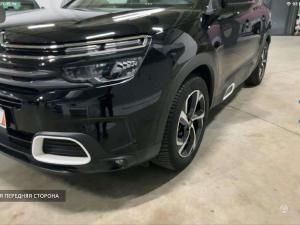 Black Citroen C5 Aircross 2020 in Vilnius, with an engine capacity of 1.50 L and mileage of 147 thousand km for 10600 €, photo 3 on AUTOMOTO.COM.LV