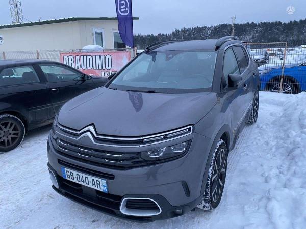 Melns Citroen C5 Aircross 2021 Viļņa, ar dzinēja tilpumu 1.50 L un nobraukumu 189 tūkst. km par 11690 €, foto 1 vietnē AUTOMOTO.COM.LV