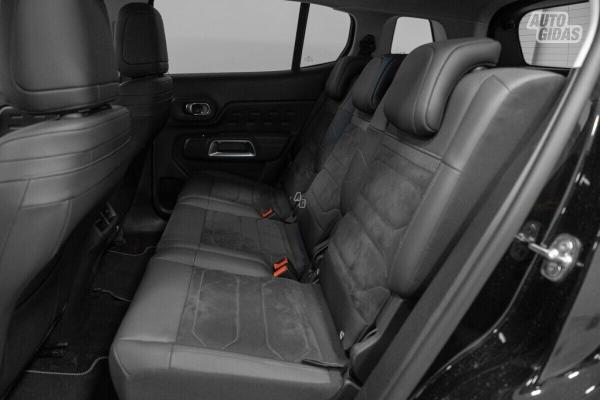 Black Citroen C5 Aircross 2023 in Vilnius, with an engine capacity of 1.20 L and mileage of 63 thousand km for 18500 €, photo 6 on AUTOMOTO.COM.LV