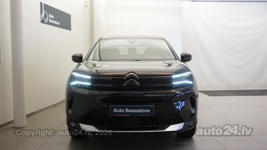 Black Citroen C5 Aircross 2023 in Tallinn, with an engine capacity of 1.50 L and mileage of 14 thousand km for 25900 €, photo 2 on AUTOMOTO.COM.LV