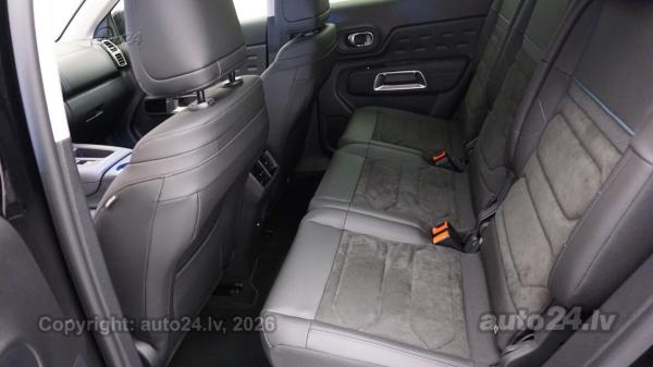 Black Citroen C5 Aircross 2023 in Tallinn, with an engine capacity of 1.50 L and mileage of 14 thousand km for 25900 €, photo 11 on AUTOMOTO.COM.LV