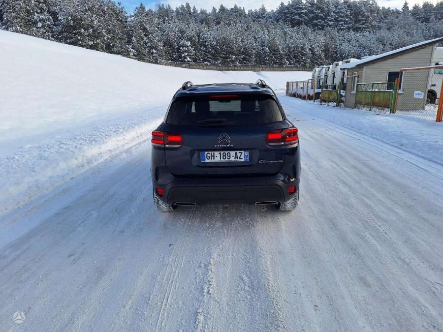 Zils Citroen C5 Aircross 2022 Viļņa, ar dzinēja tilpumu 1.50 L un nobraukumu 144 tūkst. km par 16698 €, foto 4 vietnē AUTOMOTO.COM.LV