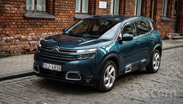 Blue Citroen C5 Aircross 2022 in Riga, with an engine capacity of 1.50 L and mileage of 206 thousand km for 13950 €, photo 1 on AUTOMOTO.COM.LV