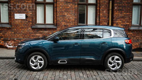 Blue Citroen C5 Aircross 2022 in Riga, with an engine capacity of 1.50 L and mileage of 206 thousand km for 13950 €, photo 2 on AUTOMOTO.COM.LV