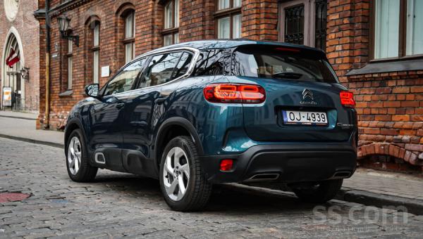 Blue Citroen C5 Aircross 2022 in Riga, with an engine capacity of 1.50 L and mileage of 206 thousand km for 13950 €, photo 3 on AUTOMOTO.COM.LV