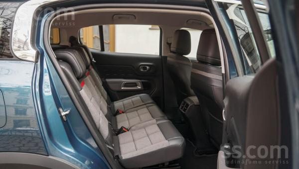 Blue Citroen C5 Aircross 2022 in Riga, with an engine capacity of 1.50 L and mileage of 206 thousand km for 13950 €, photo 9 on AUTOMOTO.COM.LV
