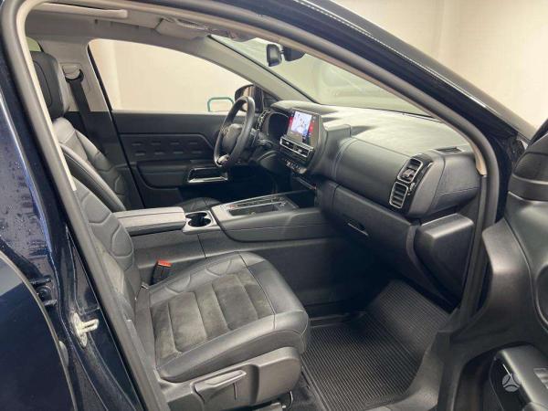Blue Citroen C5 Aircross 2022 in Vilnius, with an engine capacity of 1.20 L and mileage of 88 thousand km for 16580 €, photo 6 on AUTOMOTO.COM.LV