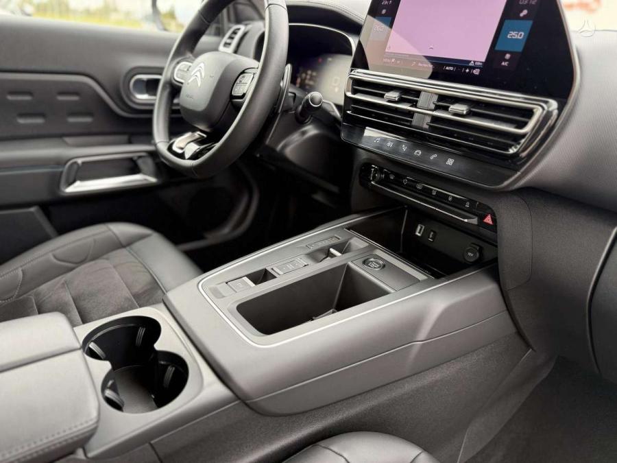 Zils Citroen C5 Aircross 2022 Marijampole, ar dzinēja tilpumu 1.50 L un nobraukumu 200 tūkst. km par 15724 €, foto 37 vietnē AUTOMOTO.COM.LV