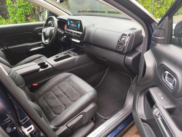 Blue Citroen C5 Aircross 2022 in Kalvarija, with an engine capacity of 1.50 L and mileage of 112 thousand km for 17485 €, photo 8 on AUTOMOTO.COM.LV