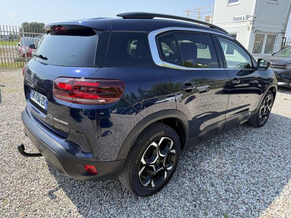 Blue Citroen C5 Aircross 2022 in Marijampole, with an engine capacity of 1.50 L and mileage of 129 thousand km for 16692 €, photo 5 on AUTOMOTO.COM.LV