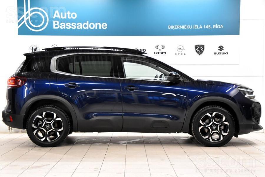 Blue Citroen C5 Aircross 2023 in Riga, with an engine capacity of 1.50 L and mileage of 23 thousand km for 22990 €, photo 5 on AUTOMOTO.COM.LV