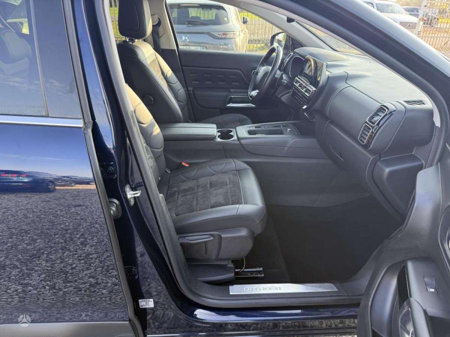 Blue Citroen C5 Aircross 2023 in Marijampole, with an engine capacity of 1.50 L and mileage of 172 thousand km for 17781 €, photo 18 on AUTOMOTO.COM.LV