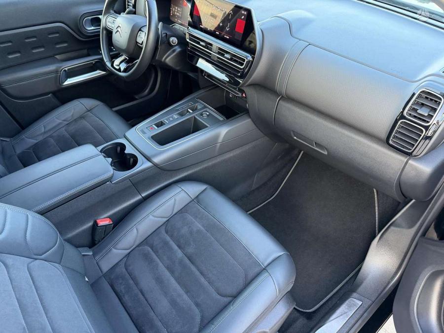 Blue Citroen C5 Aircross 2023 in Marijampole, with an engine capacity of 1.20 L and mileage of 119 thousand km for 16577 €, photo 24 on AUTOMOTO.COM.LV