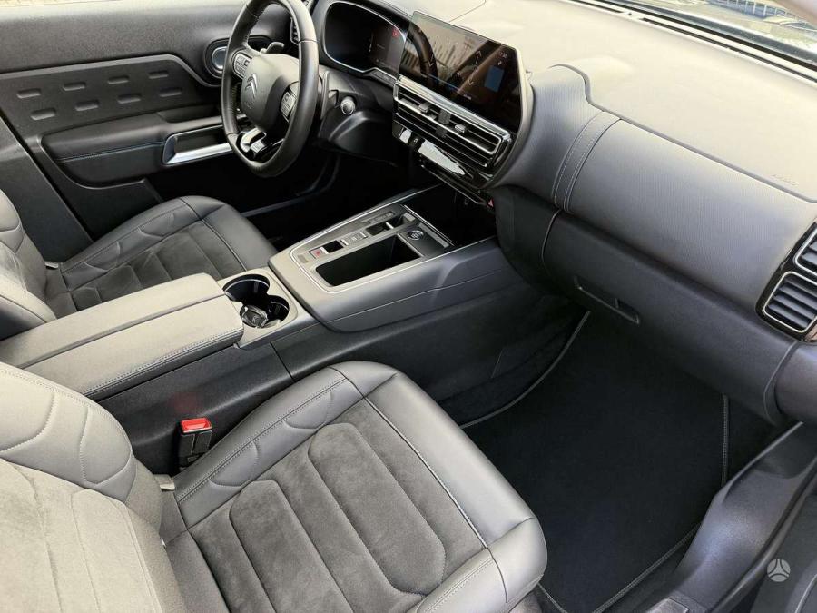 Zils Citroen C5 Aircross 2023 Marijampole, ar dzinēja tilpumu 1.50 L un nobraukumu 161 tūkst. km par 15609 €, foto 24 vietnē AUTOMOTO.COM.LV