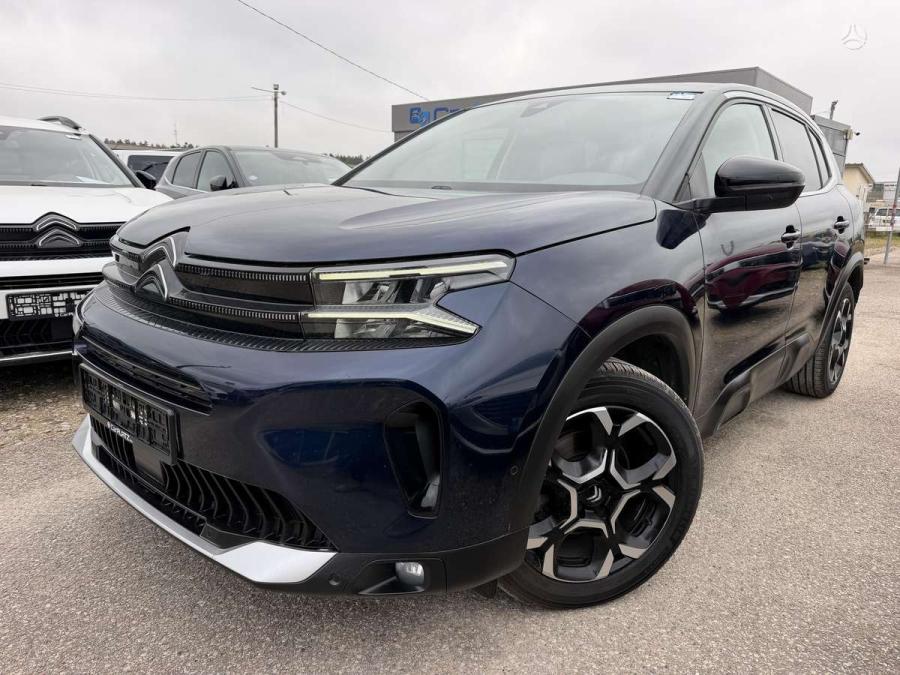 Blue Citroen C5 Aircross 2023 in Vilnius, with an engine capacity of 1.20 L and mileage of 151 thousand km for 13190 €, photo 1 on AUTOMOTO.COM.LV