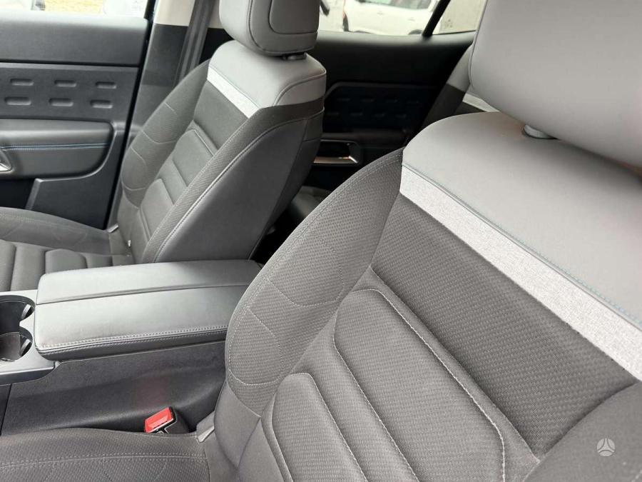 Blue Citroen C5 Aircross 2023 in Vilnius, with an engine capacity of 1.20 L and mileage of 151 thousand km for 13190 €, photo 18 on AUTOMOTO.COM.LV