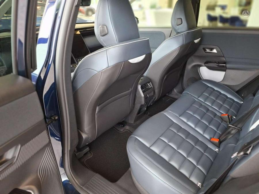 Blue Citroen C5 Aircross 2026 in Vilnius, with an engine capacity of 1.20 L and mileage of 2 thousand km for 33690 €, photo 11 on AUTOMOTO.COM.LV