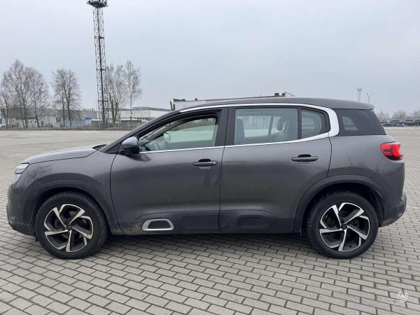 Brūns Citroen C5 Aircross 2020 Marijampole, ar dzinēja tilpumu 1.50 L un nobraukumu 178 tūkst. km par 12929 €, foto 2 vietnē AUTOMOTO.COM.LV