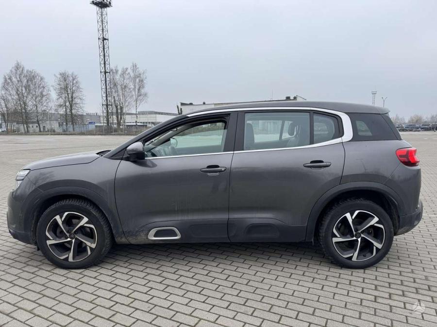 Brūns Citroen C5 Aircross 2020 Marijampole, ar dzinēja tilpumu 1.50 L un nobraukumu 178 tūkst. km par 12929 €, foto 2 vietnē AUTOMOTO.COM.LV