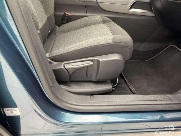 Green Citroen C5 Aircross 2020 in Vilnius, with an engine capacity of 1.20 L and mileage of 118 thousand km for 11900 €, photo 7 on AUTOMOTO.COM.LV