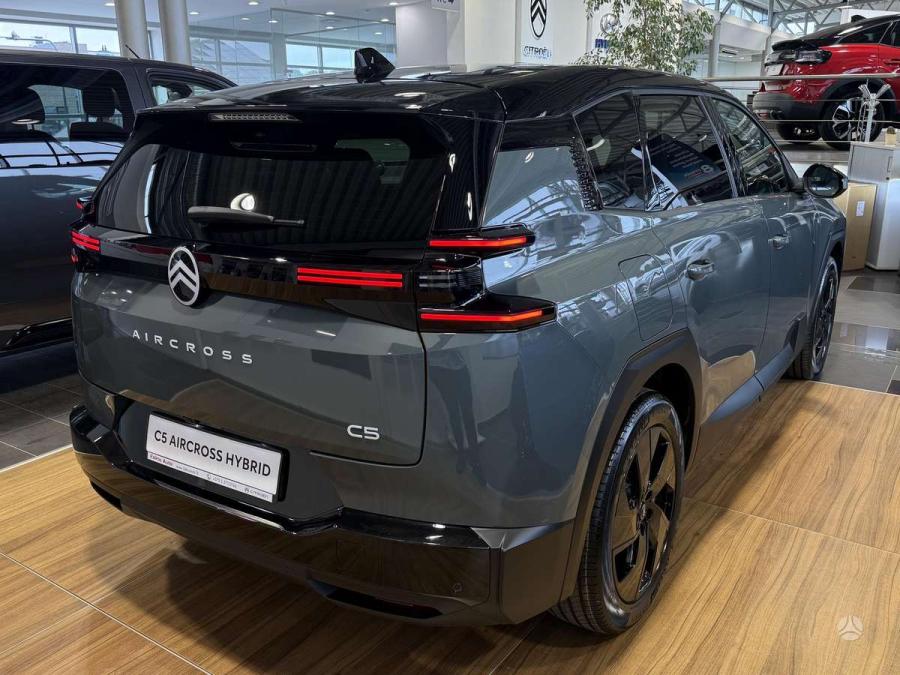 Green Citroen C5 Aircross 2026 in Vilnius, with an engine capacity of 1.20 L and mileage of 0 thousand km for 35990 €, photo 7 on AUTOMOTO.COM.LV