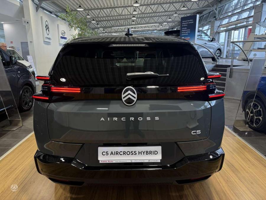 Green Citroen C5 Aircross 2026 in Vilnius, with an engine capacity of 1.20 L and mileage of 0 thousand km for 35990 €, photo 8 on AUTOMOTO.COM.LV