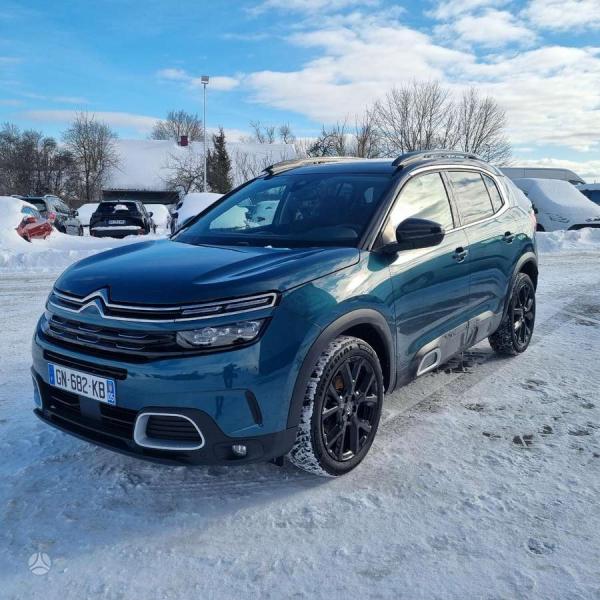Зеленый Ситроен C5 Aircross 2019 в Таураге, объемом двигателя 1.20 л и пробегом 87 тыс. км за 10950 €, фото 1 на AUTOMOTO.COM.LV